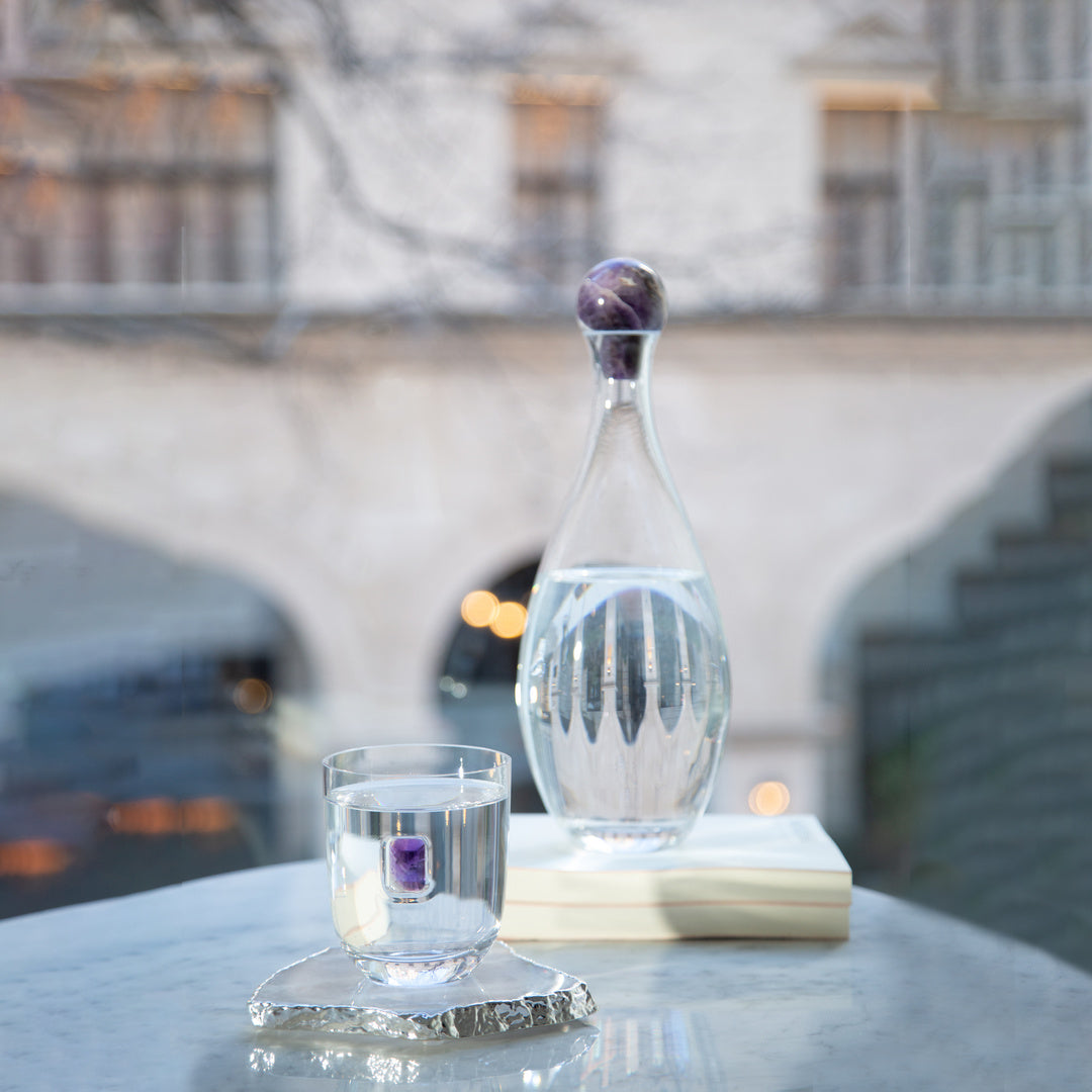Elevo Decanter with Amethyst Stopper – Gump's